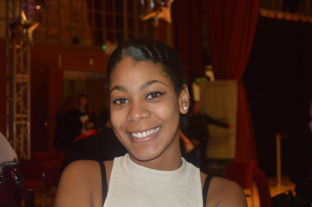 Nuevos profesores 2018-2019 - Amanda Loveday - Language services